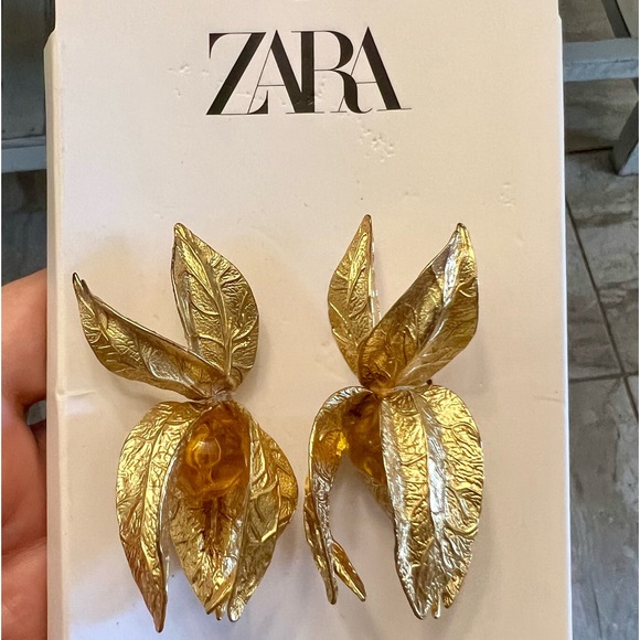 Zara | Jewelry | New Zara Big Gold Statement Dangle Drop Earrings ...